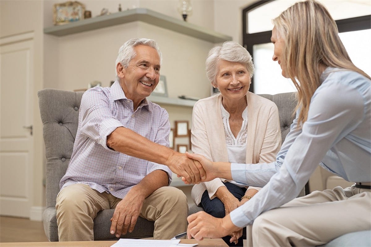 WHAT IS A FINANCIAL ADVISOR Ever Gonzalez CLU CFP RICP WMCP WHAT IS A FINANCIAL ADVISOR Ever Gonzalez CLU CFP RICP WMCP
